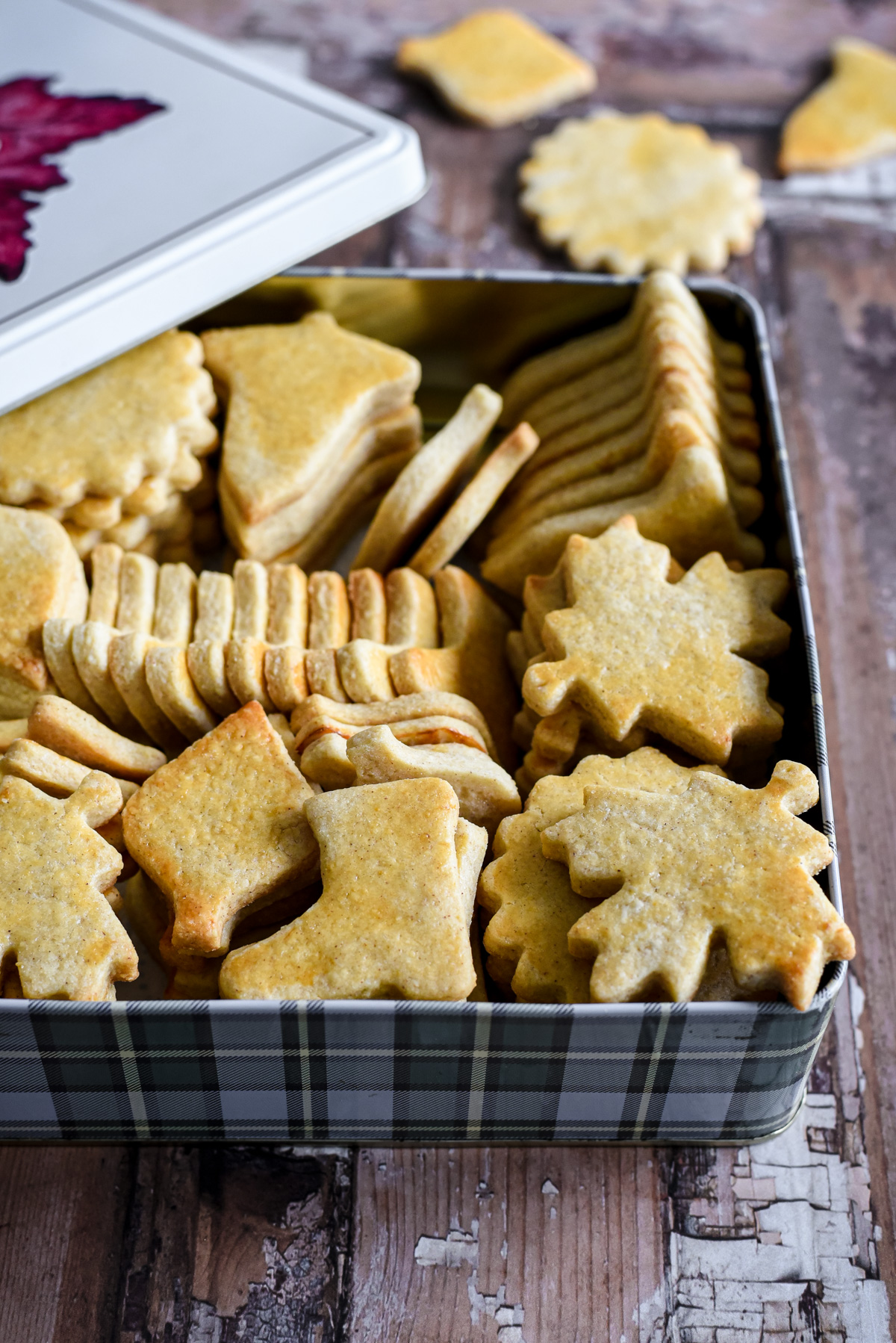 Almond Cinnamon Shortbread Cookies (Alsatian Schwowebredele) - Pardon ...
